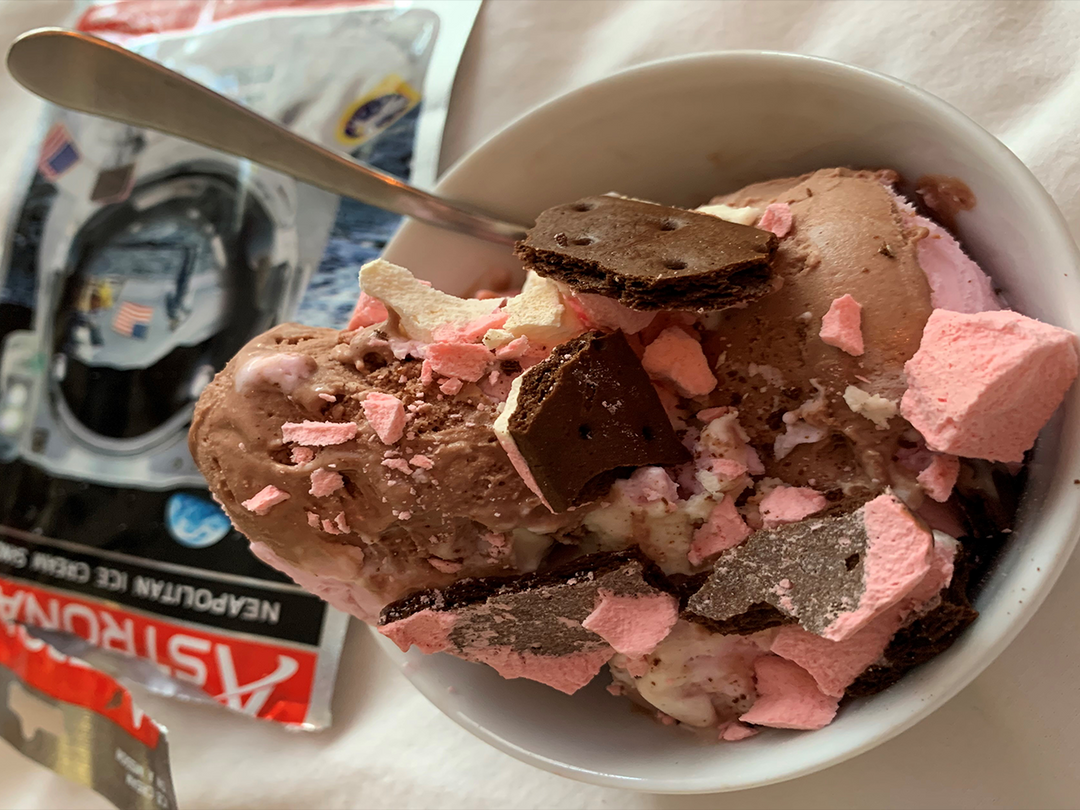 How To Throw a Kids Space Themed Birthday Party – Astronaut Foods